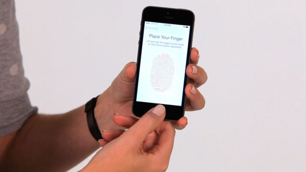 how-to-forward-a-text-message-on-an-iphone-howcast