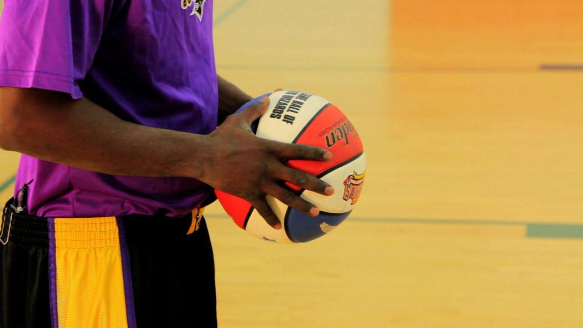 Different Types Of Basketball Passes Howcast different-types-of-basketball-passes-howcast