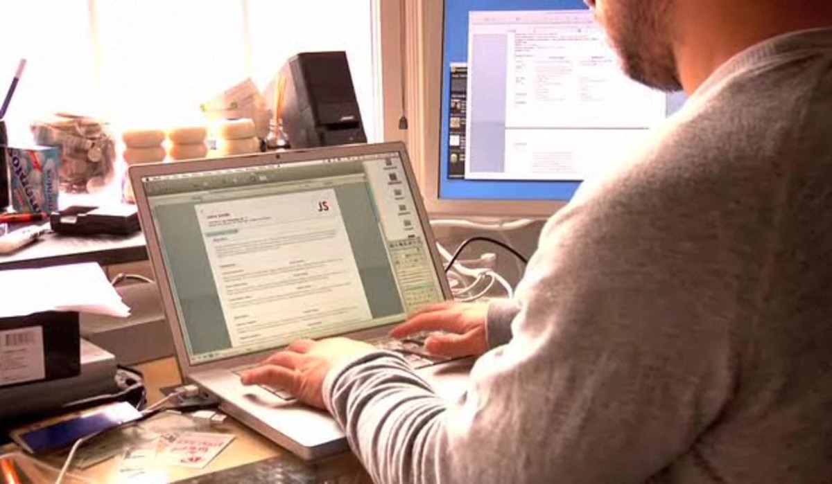 how-to-write-an-error-free-resume-howcast
