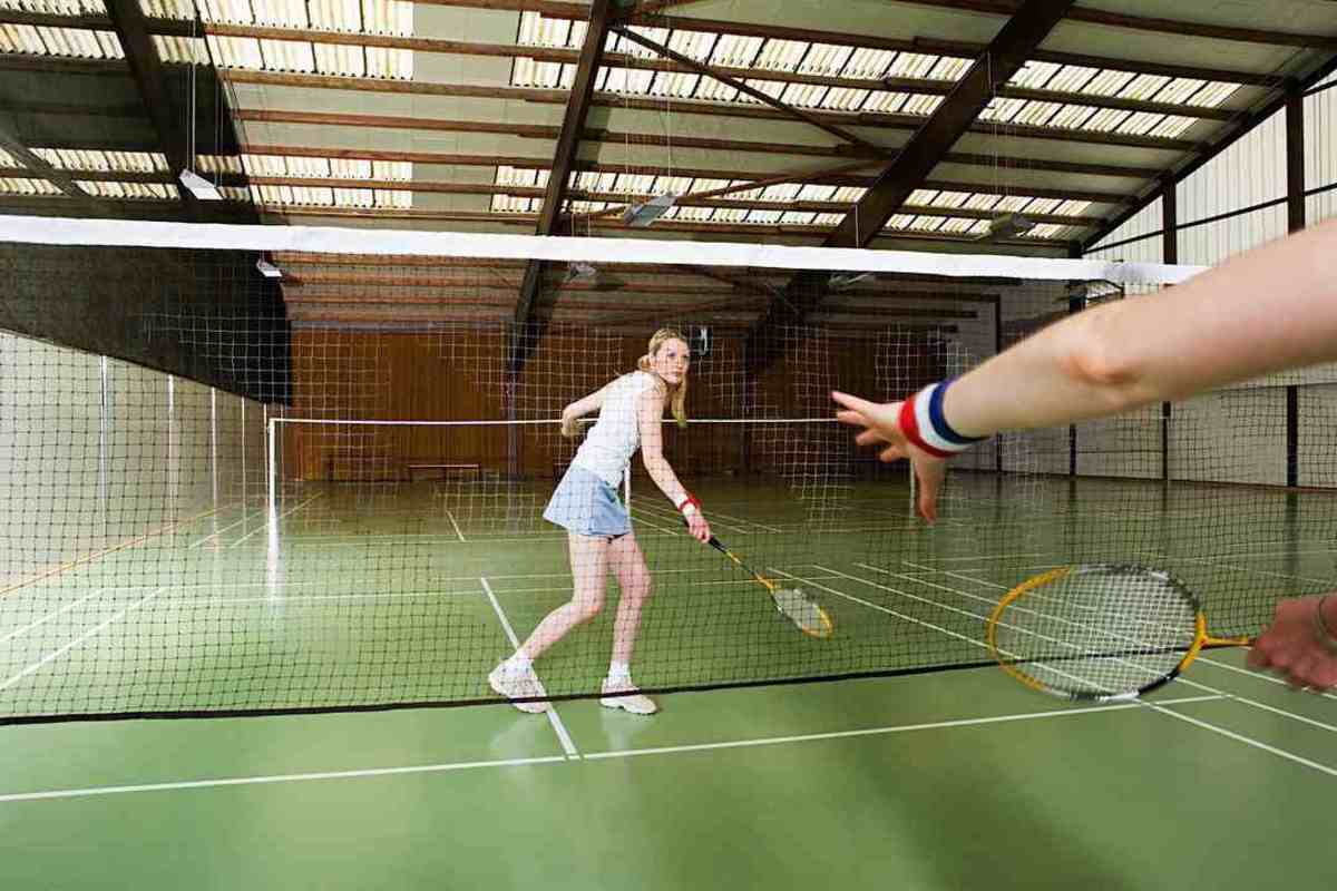 How to Do a Badminton Backhand Overhead Clear Shot - Howcast How to Do a Badminton Backhand Overhead Clear Shot - Howcast