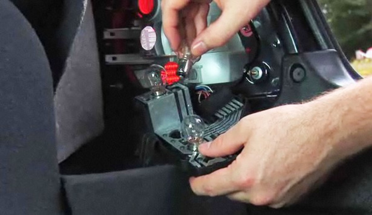 How To Replace A Reverse Light Howcast how-to-replace-a-reverse-light-howcast