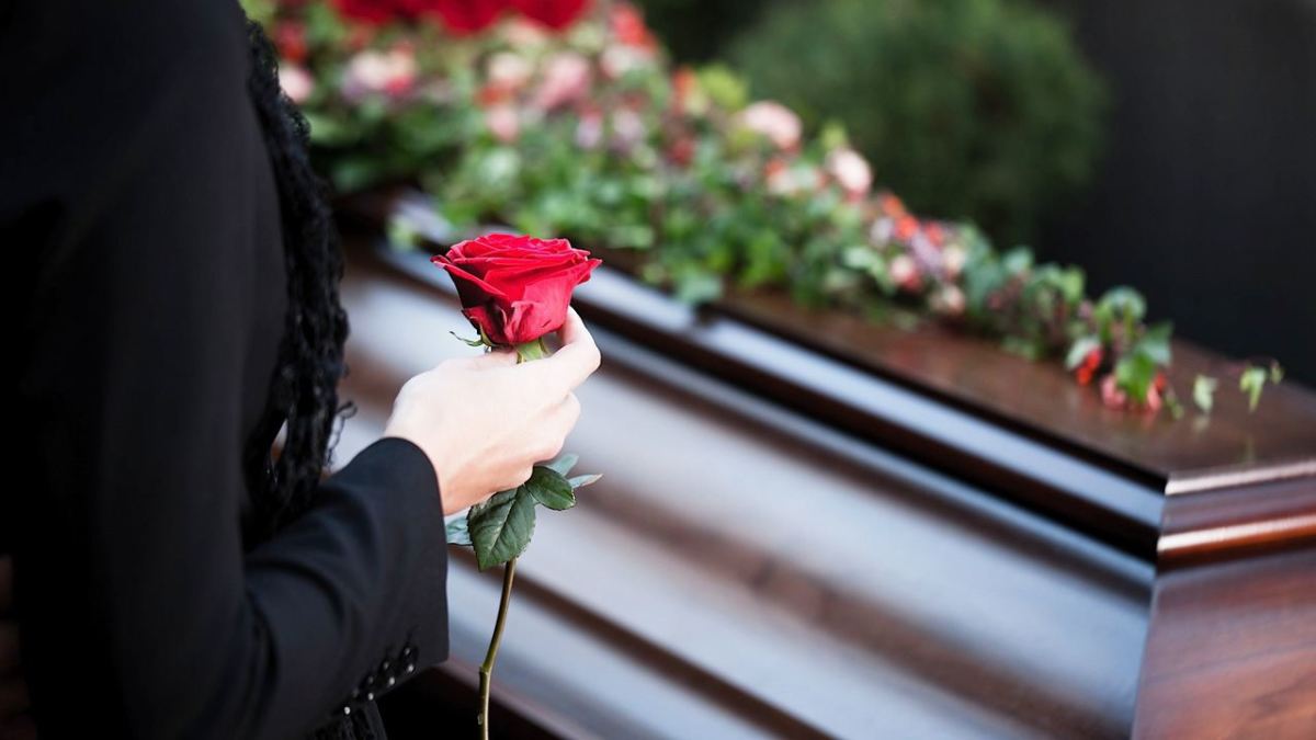 How To Deliver A Eulogy Howcast how-to-deliver-a-eulogy-howcast