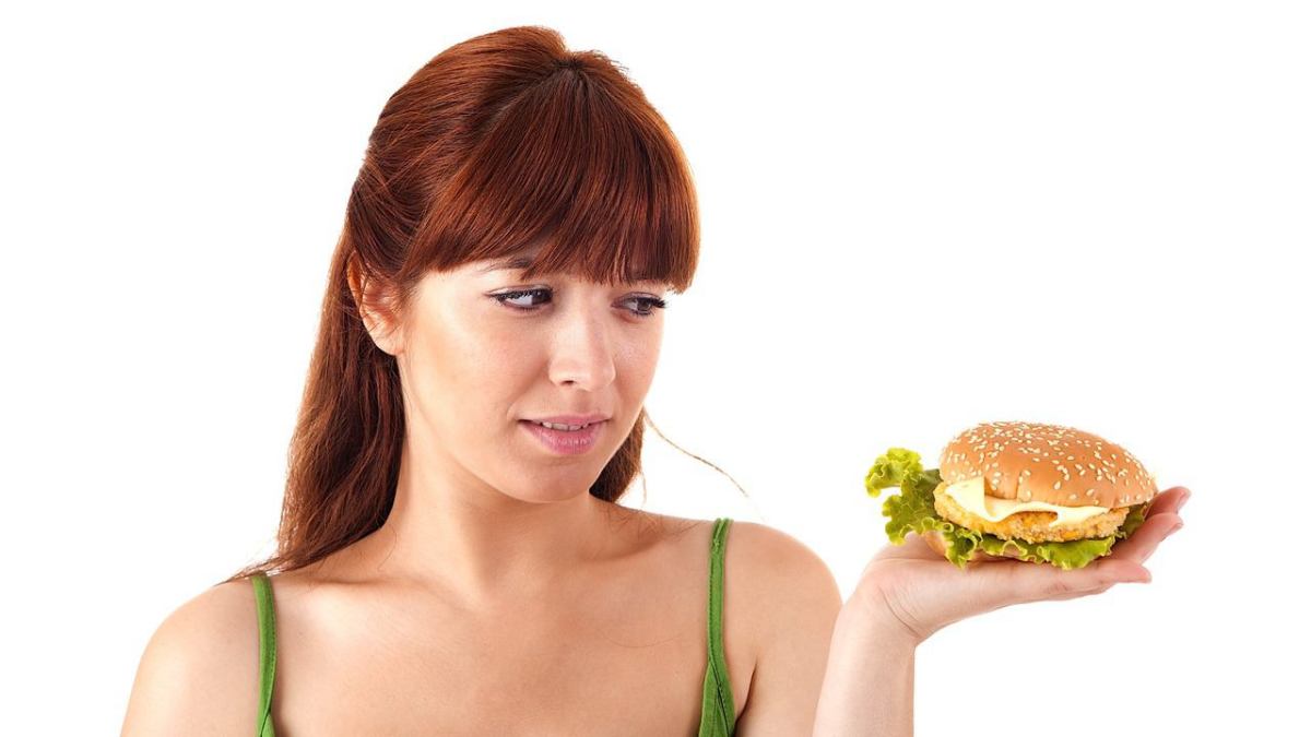 How to Avoid a Binge Eating Episode - Howcast How to Avoid a Binge Eating Episode - Howcast